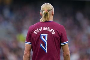 NEWS: Erling Haaland laughs off freak bus door injury as Norway push ...