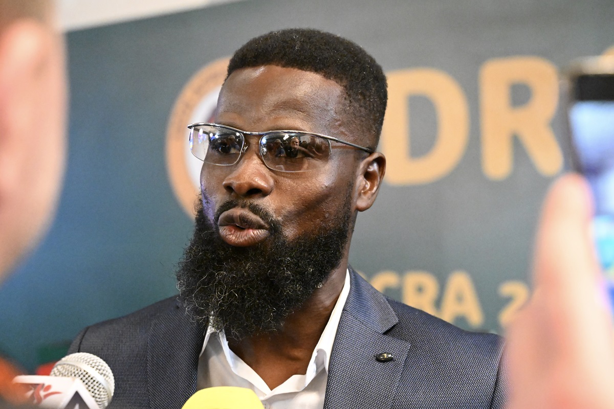 NEWS: Emmanuel Eboue advises Amad Diallo to work on his physicality to ...