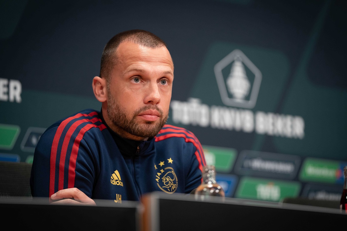 NEWS : John Heitinga departs Liverpool assistant manager role to take ...